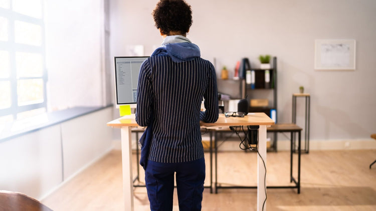 How a Standing Computer Desk Can Boost Your Efficiency – Purpleark